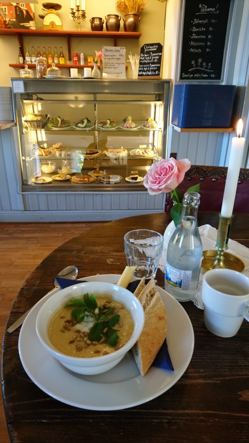 Kom och fika i Café Uddvillan - Klubbensborg